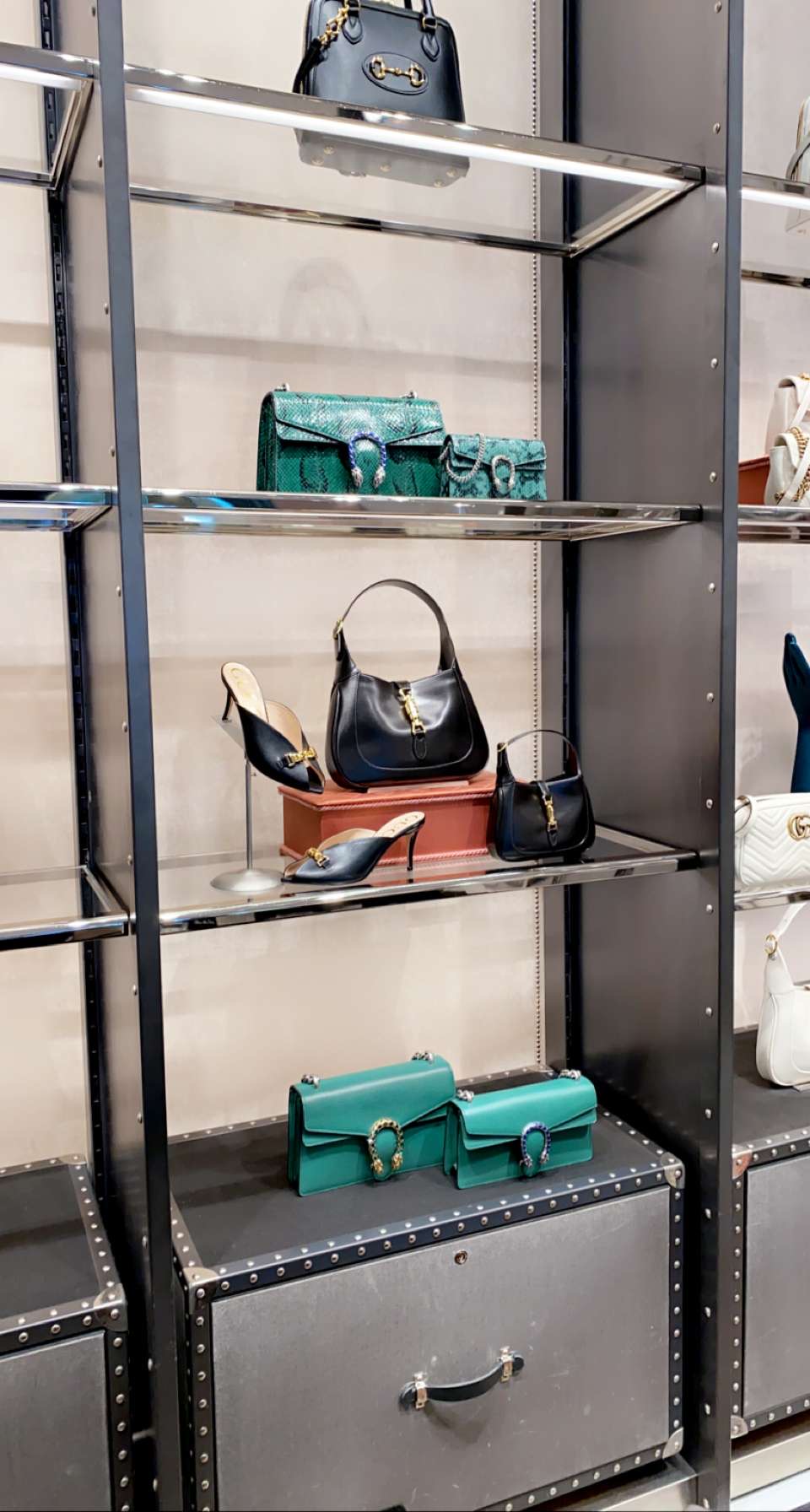 Gucci Trending Styles: Gucci IT Items and Must-Haves | Personal Stylist ...