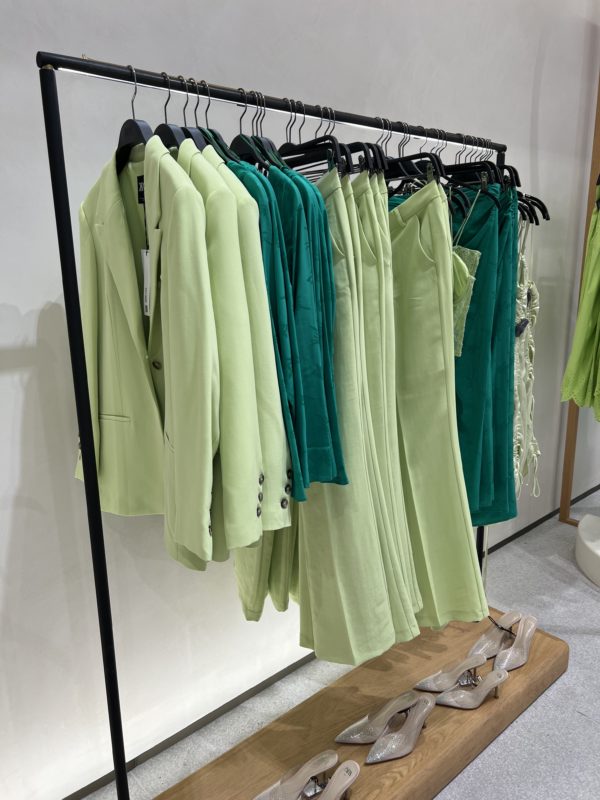 Color Trends 2022: How to Wear Bright Colors | Sterling Personal ...