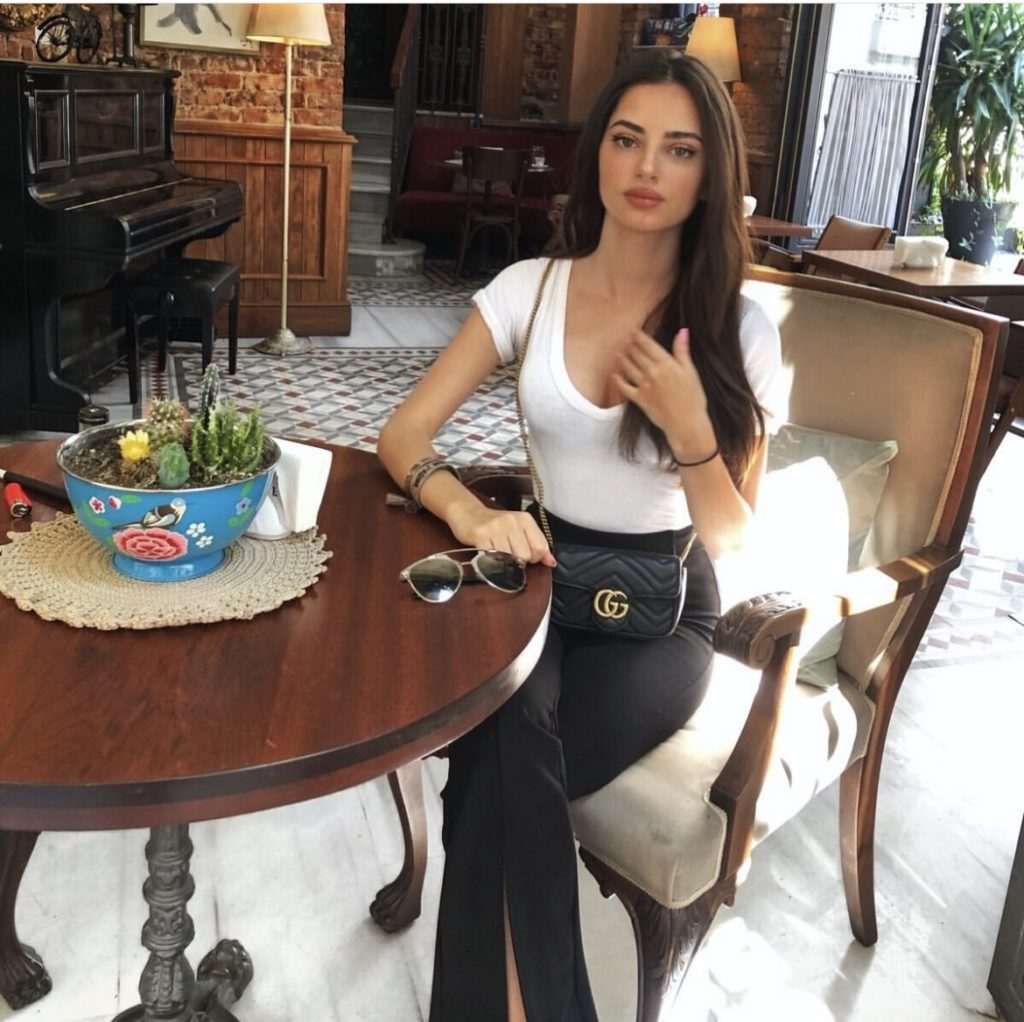 What is a Classy Woman and How to Dress Classy? | Sterling Personal ...