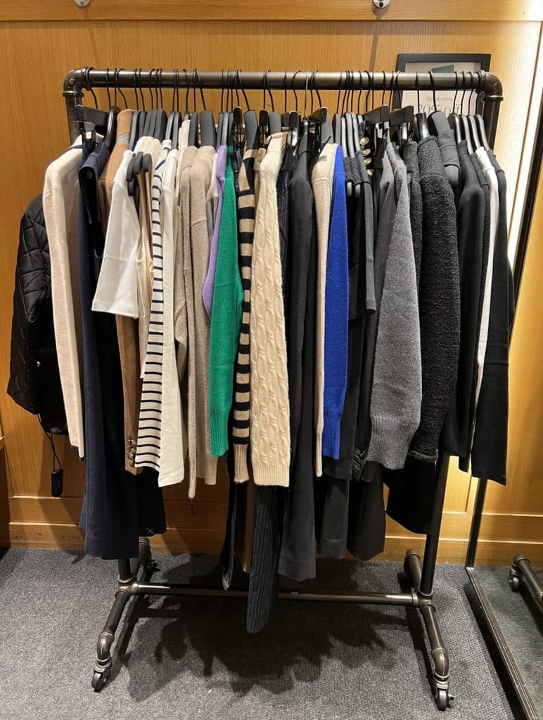 How to Mix and Match Colors in Clothing for Women - Image Consultant ...